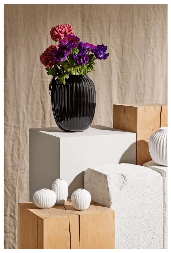 Váza Hammershoi Black 21 cm Kähler