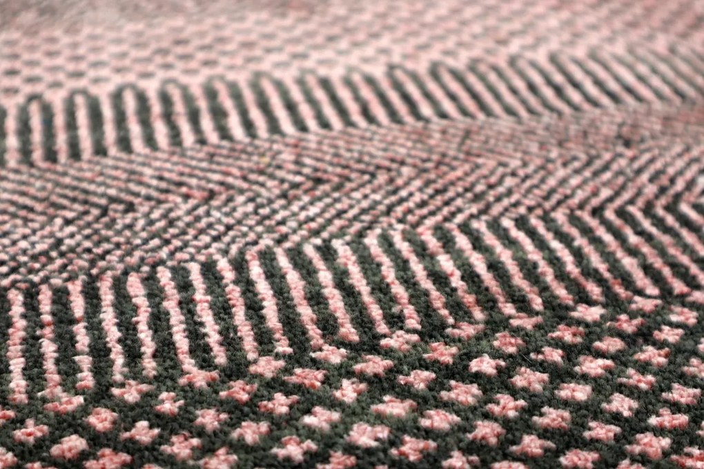 Diamond Carpets India, Ručně vázaný kusový koberec Diamond DC-MCN Black/rust, 140x200, červená, chodba / předsíň