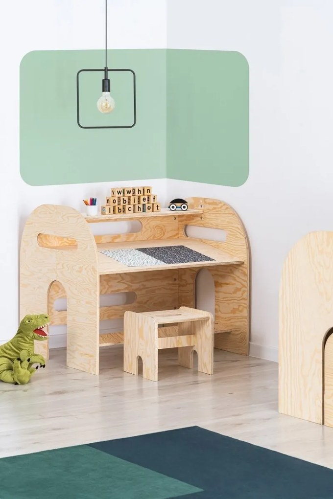 Dětský psací stůl s židlí