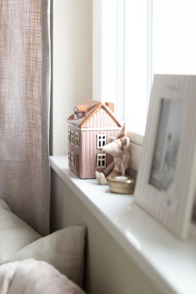 Ib Laursen Keramický svícen Thorshavn Arched Dormer Window, růžová barva, keramika