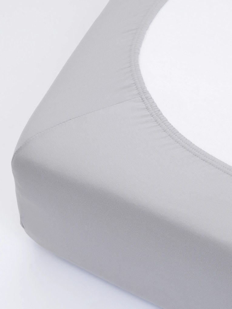 MK Lůžkoviny Jersey prostěradlo s elastanem Deluxe 120 × 200 cm – světle šedé