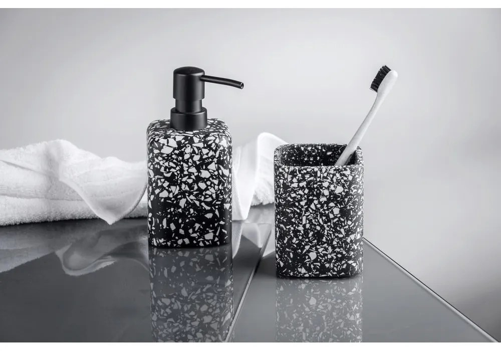 Černý kelímek na zubní kartáčky Wenko Terrazzo