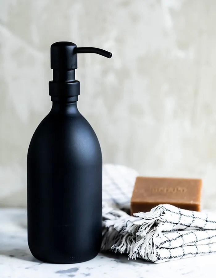 Skleněný dávkovač s černou pumpičkou Matte Black 500 ml