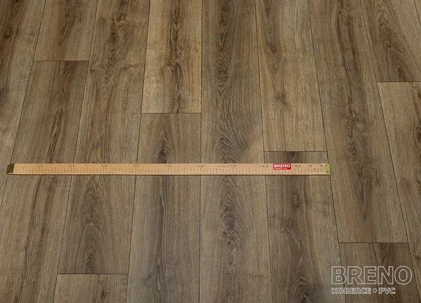 Breno PVC CARBONTEX Cherbourg Oak 546 – tmavé dřevo, šíře 300 cm