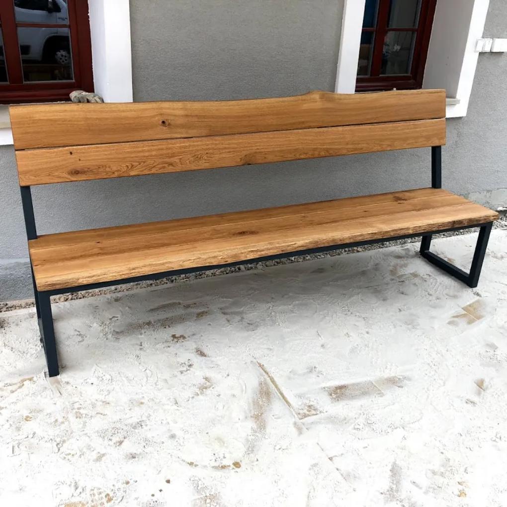 KULHÁNEK Zahradní lavice s opěradlem a kovovými nohami Délka: 150 cm, Odstín nátěru: olej - ořech, Odstín podnože: černá - RAL 9005