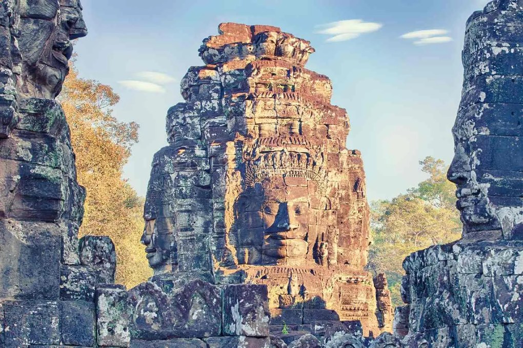 DIMEX | Samolepicí vliesová fototapeta na zeď Chrám Bayon MA-5-1677 | 375 x 250 cm | modrá, hnědá, šedá