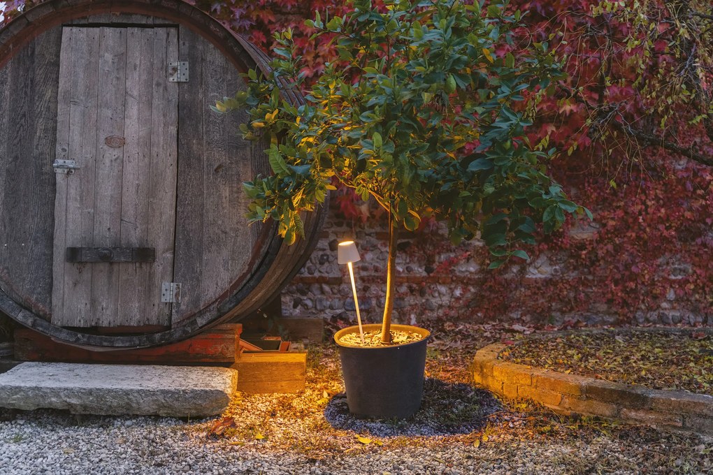 Zahradní lampa Poldina se stínidlem na magnet bílá