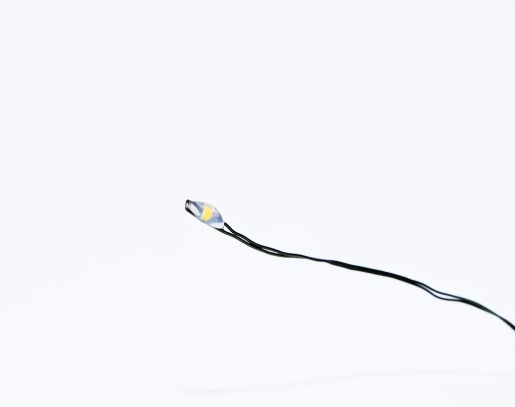 LED světýlka na baterie, kapičky, 5,3 m, teple bílá, 50 diod, zelený drátek, IP44, venkovní, 3 × AA