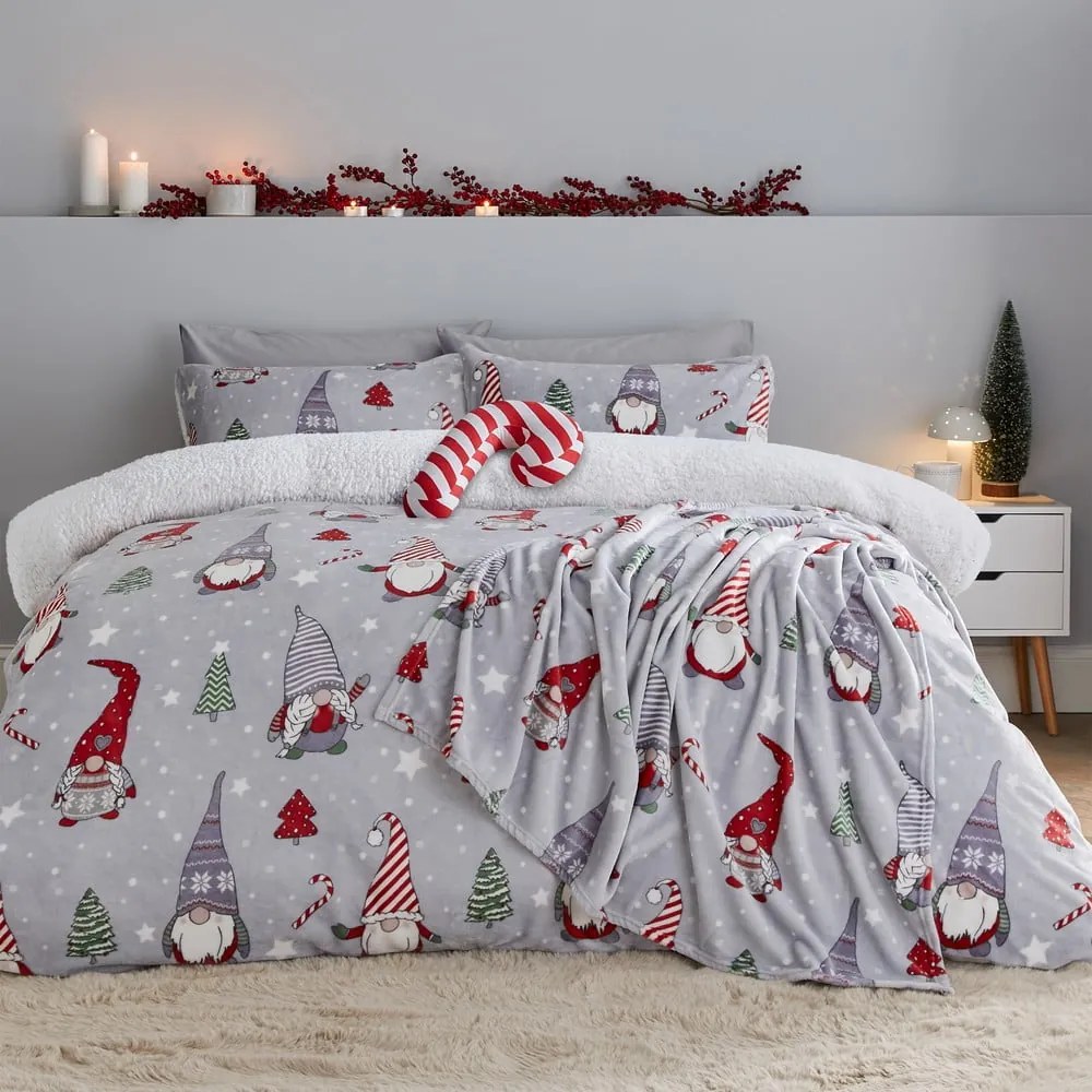 Šedé povlečení na dvoulůžko/prodloužené z mikroplyše 230x220 cm Festive Gnomes – Catherine Lansfield