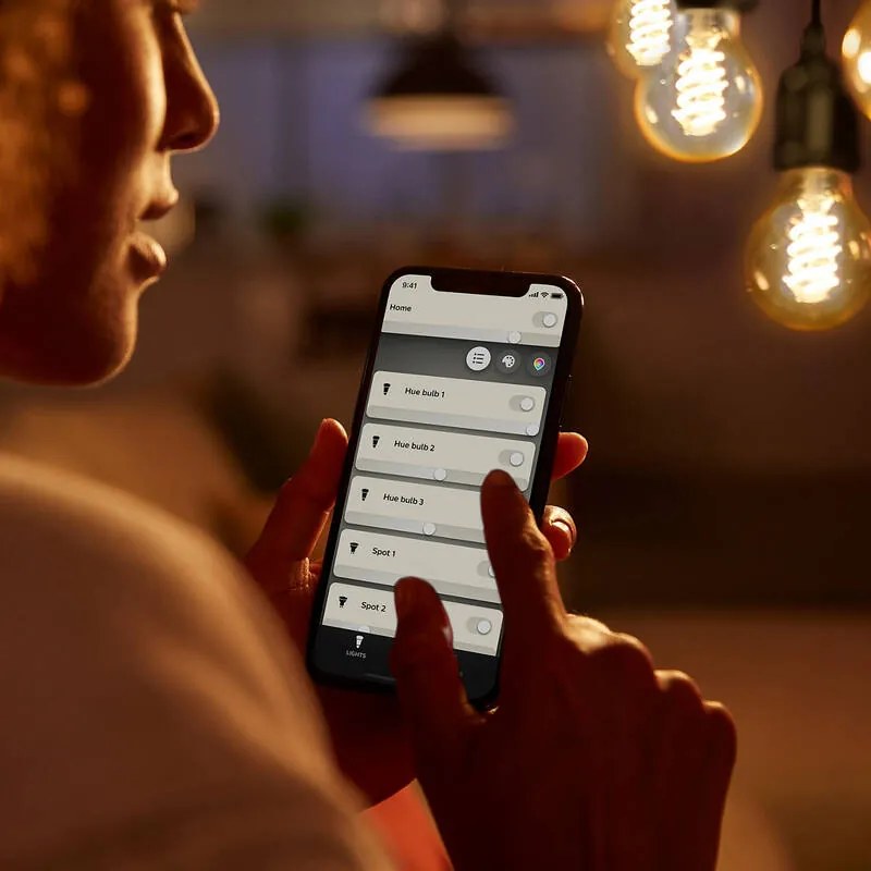 Chytrá LED žárovka Philips Hue Bluetooth ST64 / 7 W / E 27 / teplá bílá