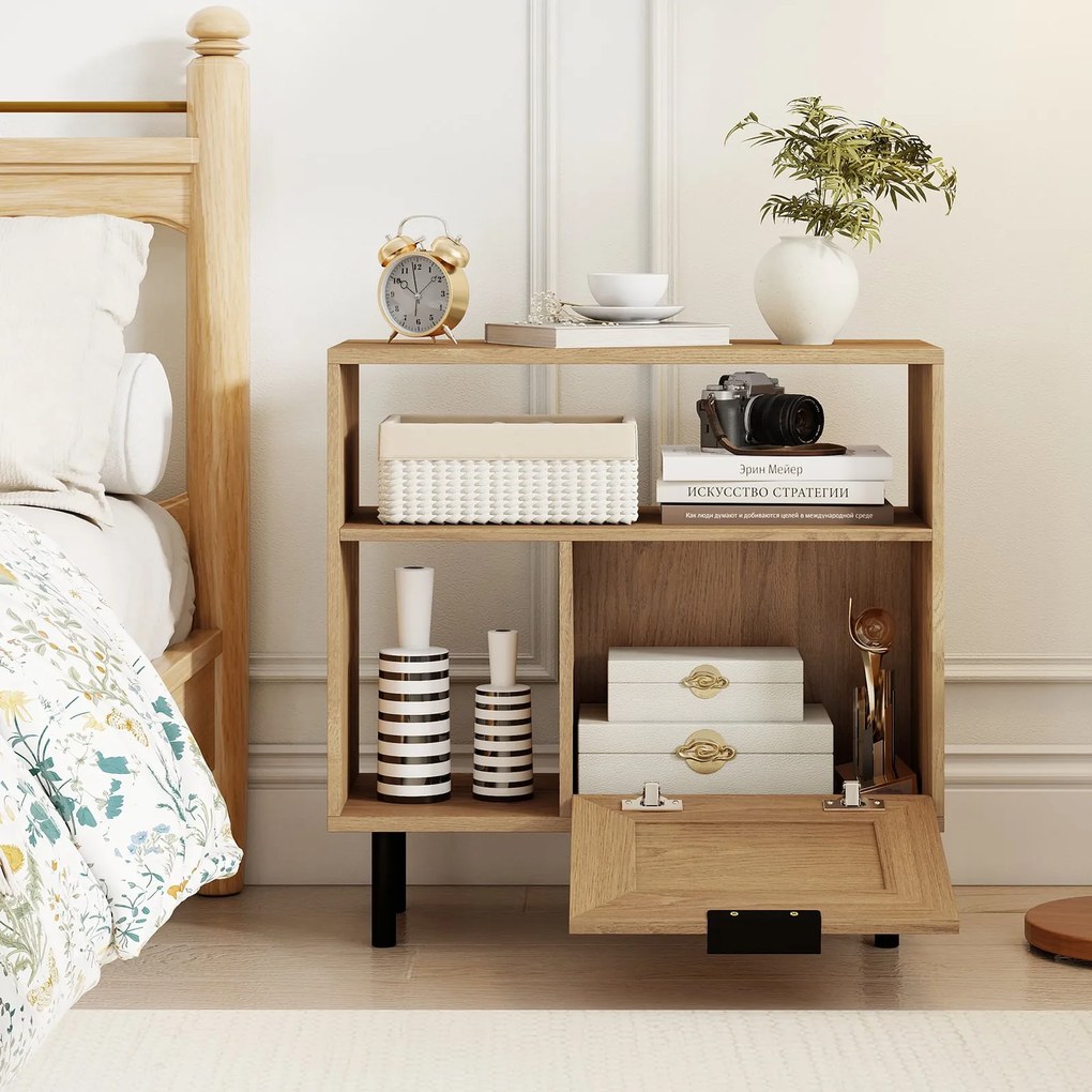 Costway Boho ratanový noční stolek Accent s úložnou skříňkou a kovovými nohami