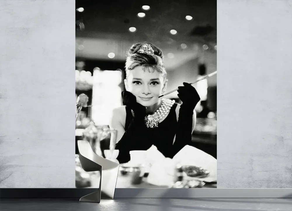 1Wall fototapeta Audrey Hepburn u Tiffanyho 158x232 cm