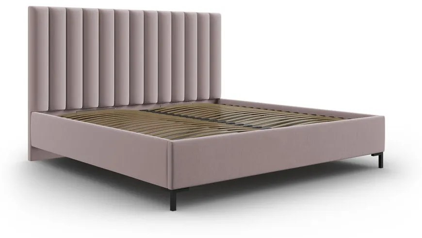 Světle růžová čalouněná dvoulůžková postel s úložným prostorem s roštem 140x200 cm Casey – Mazzini Beds