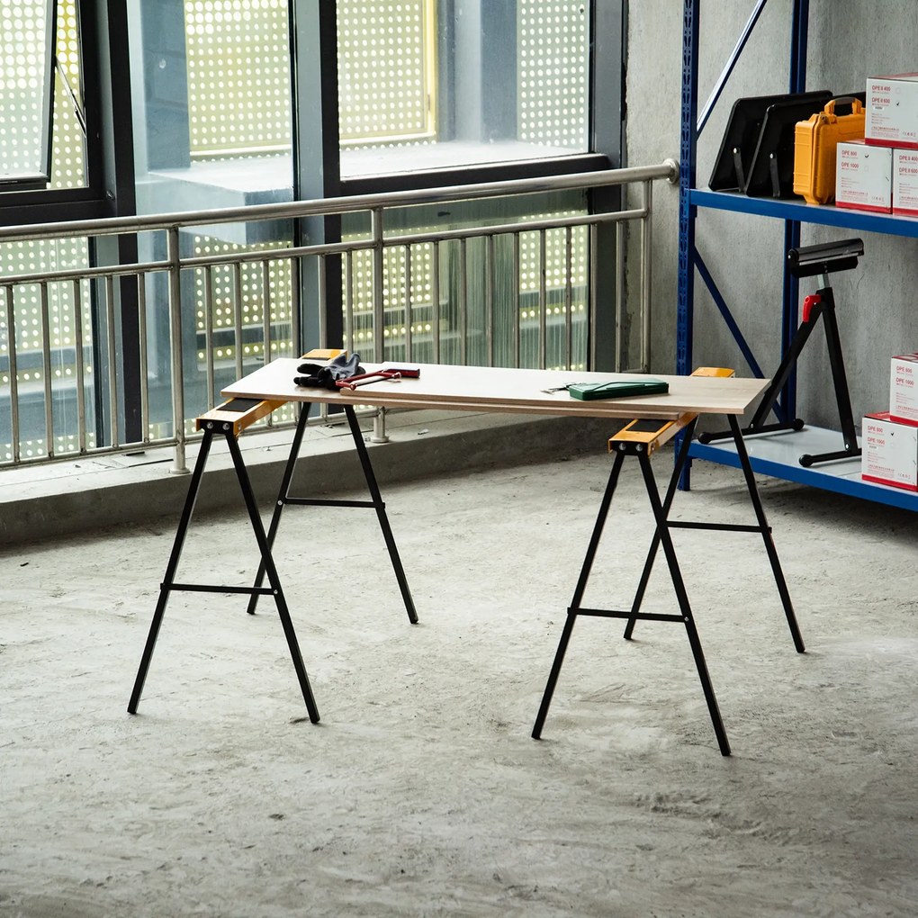 Pracovní kozlík HOMCOM skládací ocelový kozlík s protiskluzovou úpravou v oranžové a černé barvě 99,5 x 50 x 78 cm s nosností 125 kg