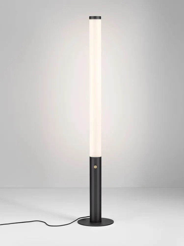 Matně černá ocelová LED stmívatelná stojací lampa se stínidlem z akrylového skla (výška 141 cm) Glaze – Nova Luce