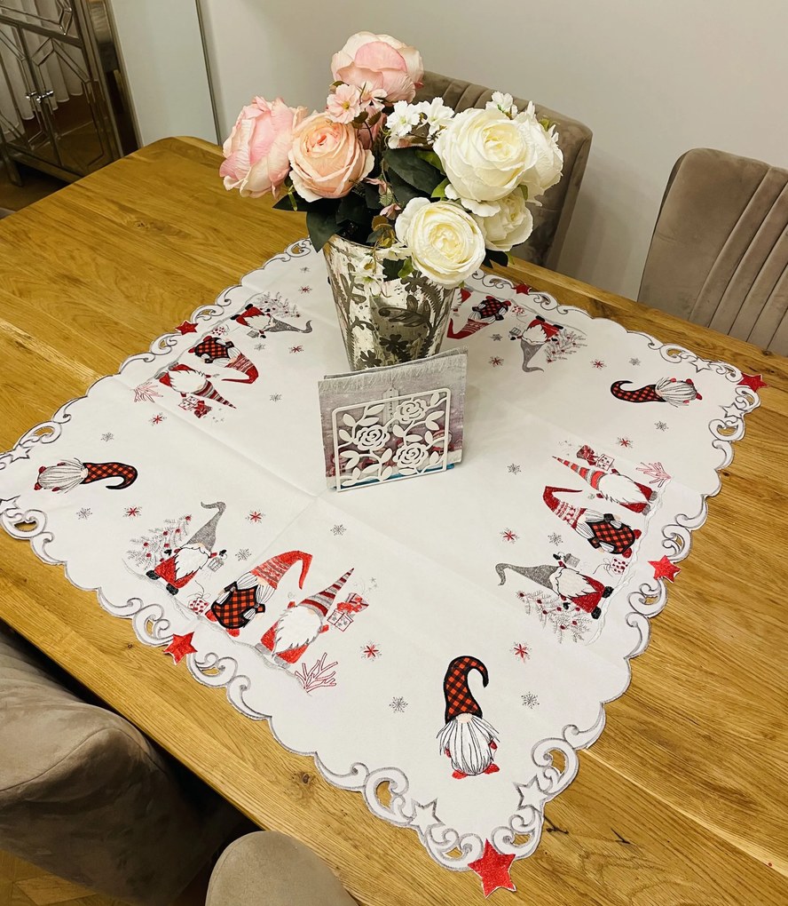 Vánoční vyšívaný ubrus vánoční skřítky 85x85 cm TiaHome