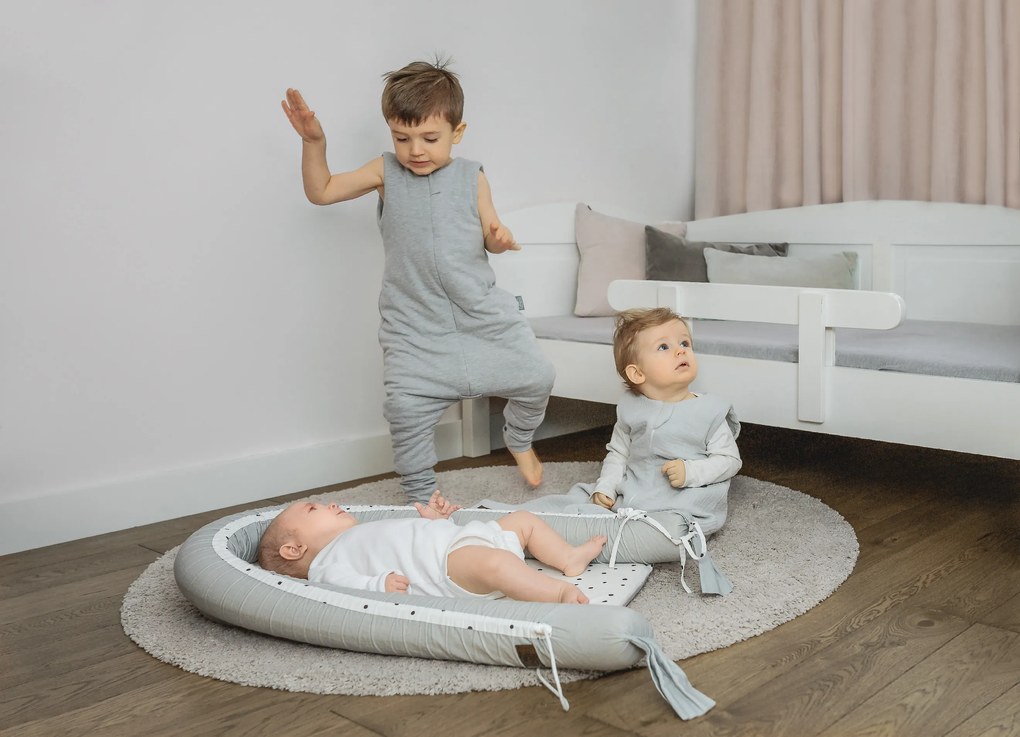Sleepee Celoroční spací pytel s nohavicemi LUČNÍ KVÍTÍ, PUNTÍKY z bavlny Zvolte rozměr: S (1 - 2 roky)