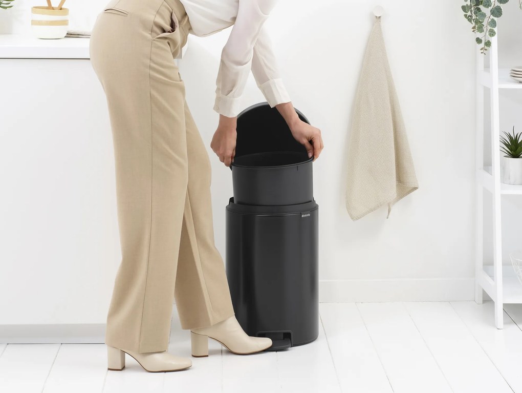Brabantia Pedálový koš NewIcon 20L matná černá