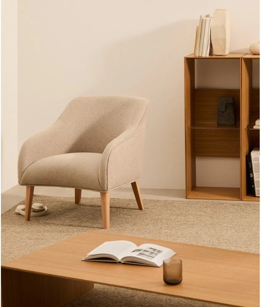 Béžové křeslo Bobly – Kave Home