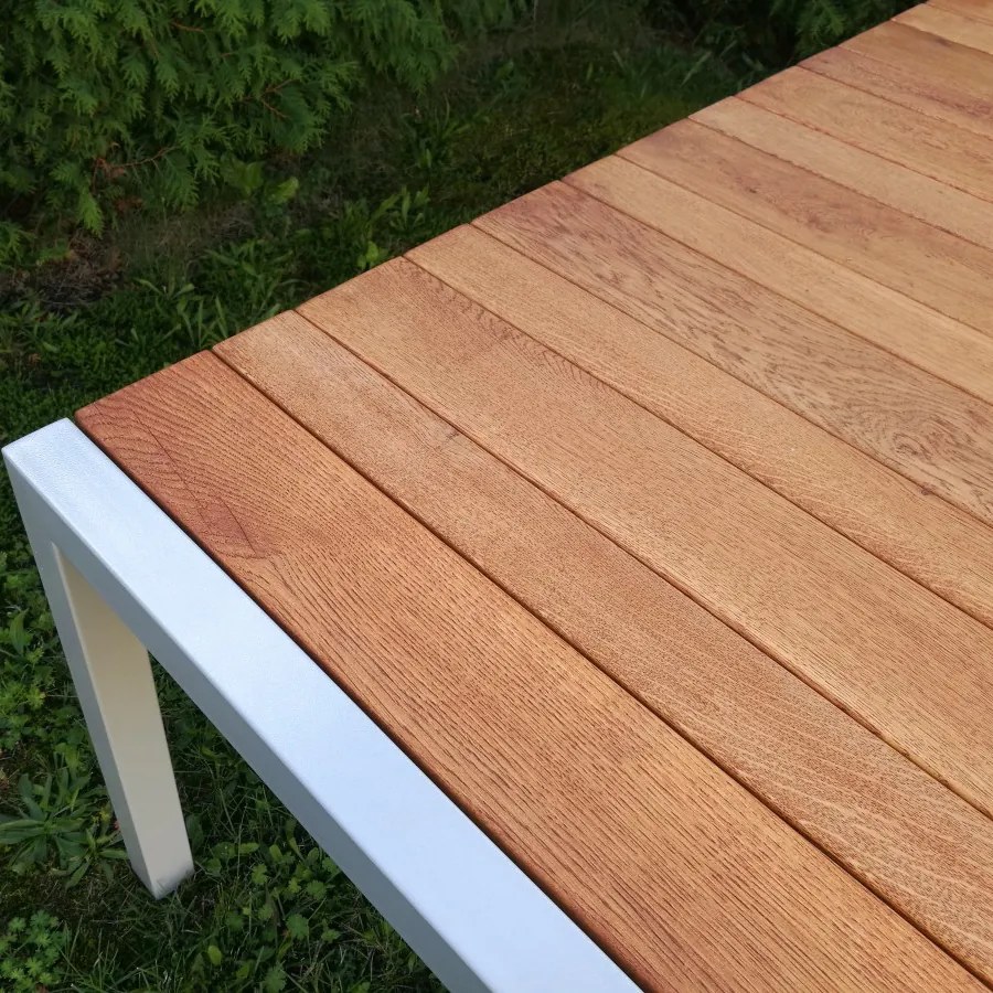 KULHÁNEK Zahradní stůl s kovovou hranou a nohami - příčná prkna Odstín nátěru: lazura - palisandr, Velikost desky: 190x80 cm, Odstín podnože: černá s jemnou strukturou - JS RAL 9005