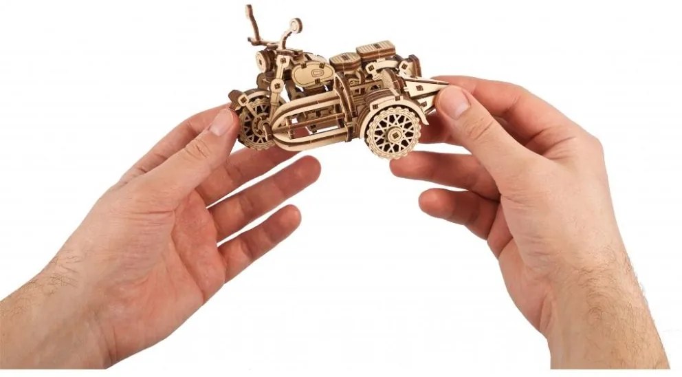 Ugears 3D dřevěné mechanické puzzle Vojenské nákladní auto