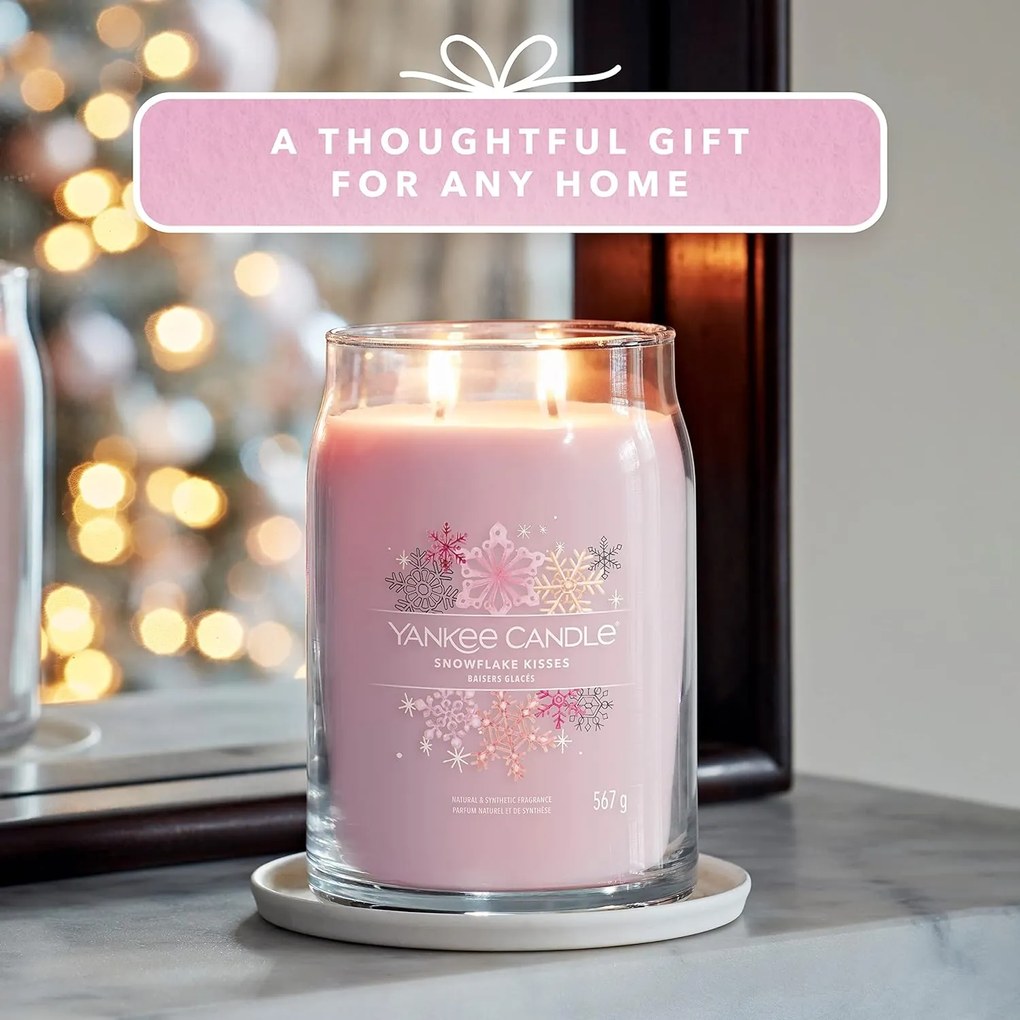 Yankee Candle vonná svíčka Signature ve skle velká Snowflake Kisses 567g