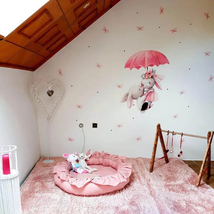 INSPIO Samolepka na zeď pro děti - Zajíčci letící na deštníku