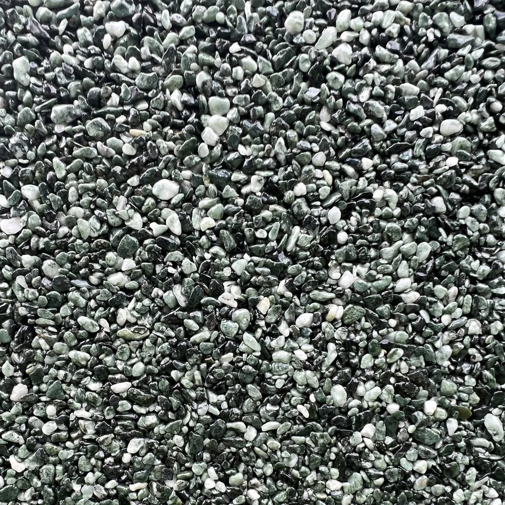 Báča Beton Kamenný koberec na podlahu Verde Alpi Frakce: Hrubá (4 – 8 mm), vydatnost setu 1,3 m², Doporučené použití v: exteriéru - jednosložkový polyuretan