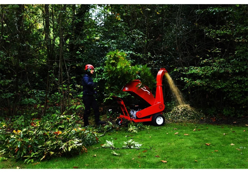 GTM GTS 1300 WDG benzinový drtič dřeva s pojezdem