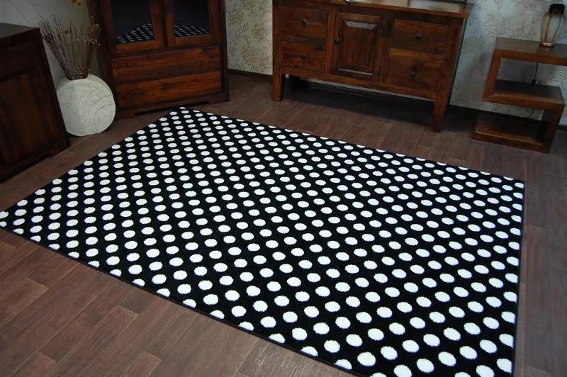 Kusový koberec SKETCH JAMIE bílý / černý - tečky