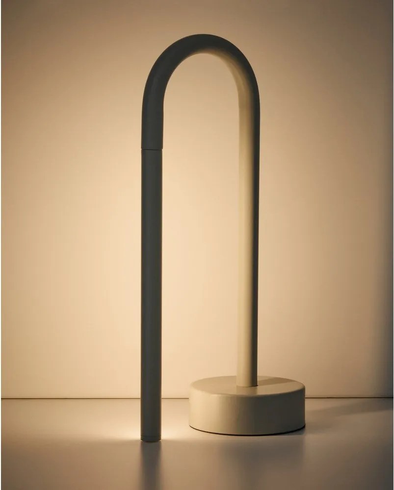 Slonovinová kovová LED stolní lampa (výška 30 cm) Bow – Kave Home