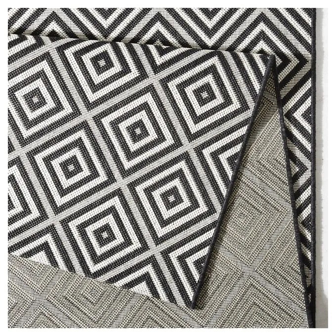 Černo-bílý venkovní koberec NORTHRUGS Karo, 160 x 230 cm