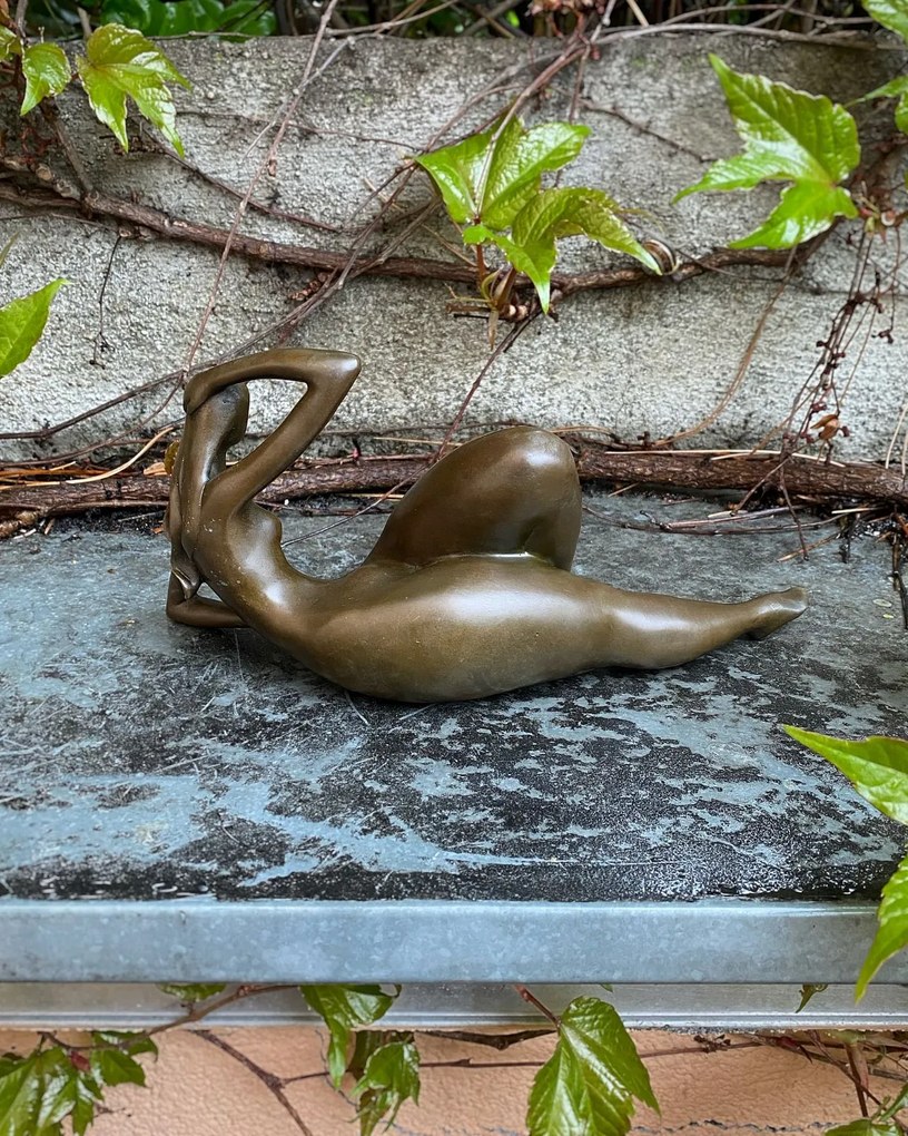 Modernistická bronzová socha Nahá žena MODERN ART 3