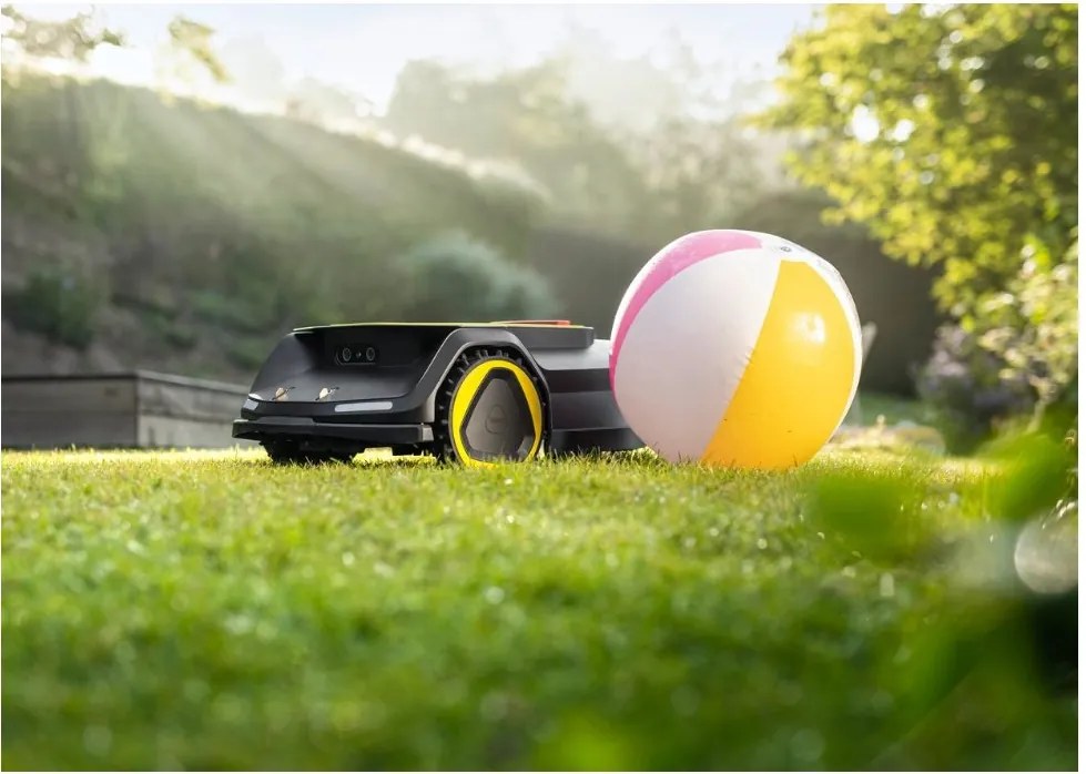Bezdrátová robotická sekačka Kärcher RCX 6 pro plochy do 3000 m2