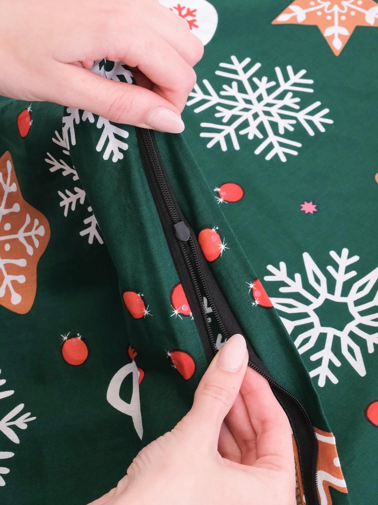 MK Lůžkoviny Vánoční bavlněný povlak na polštář Renforcé 40 x 60 cm - Vánoční perníček zelené