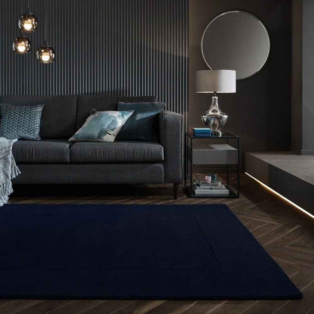 Tmavě modrý ručně tkaný vlněný koberec 160x230 cm Textured Wool Border – Flair Rugs