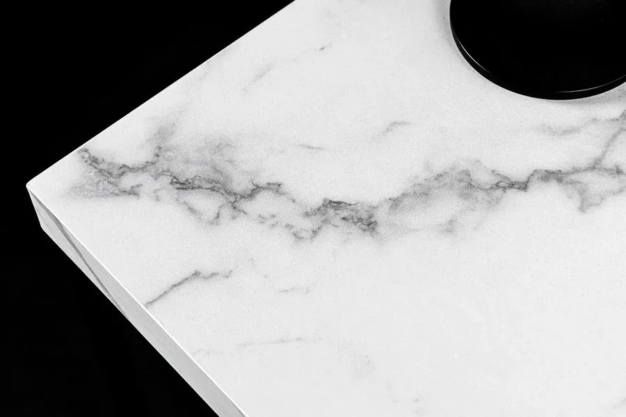 Designový odkládací stolek Haines 45 cm vzor bílý mramor