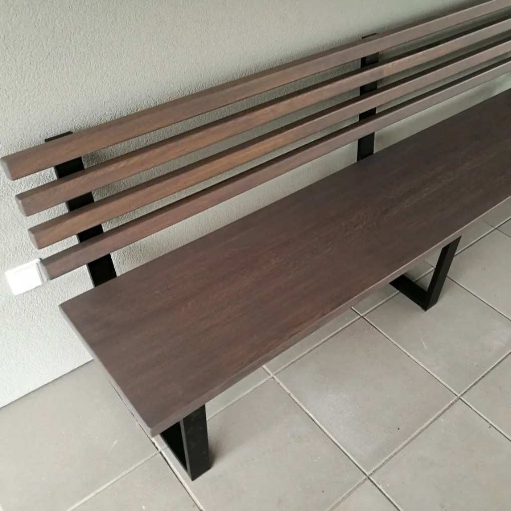 KULHÁNEK Designová zahradní lavice s opěradlem - dlouhá Délka: 250 cm, Odstín nátěru: lazura - teak, Odstín podnože: černá - RAL 9005