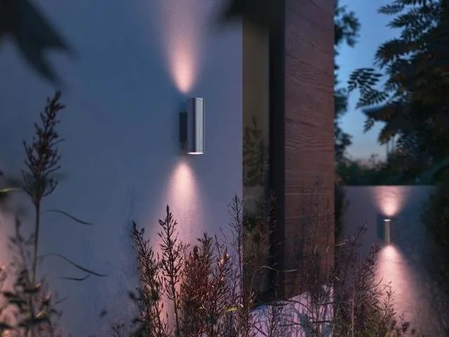PH 17463/47/P7 Hue LED White and Color Ambiance Venkovní nástěnné svítidlo Philips APPEAR 17463/47/P7 2x8W 1200lm 2000-6500K RGBW IP44 8,4cm nerezové - PHILIPS HUE (915005976301)