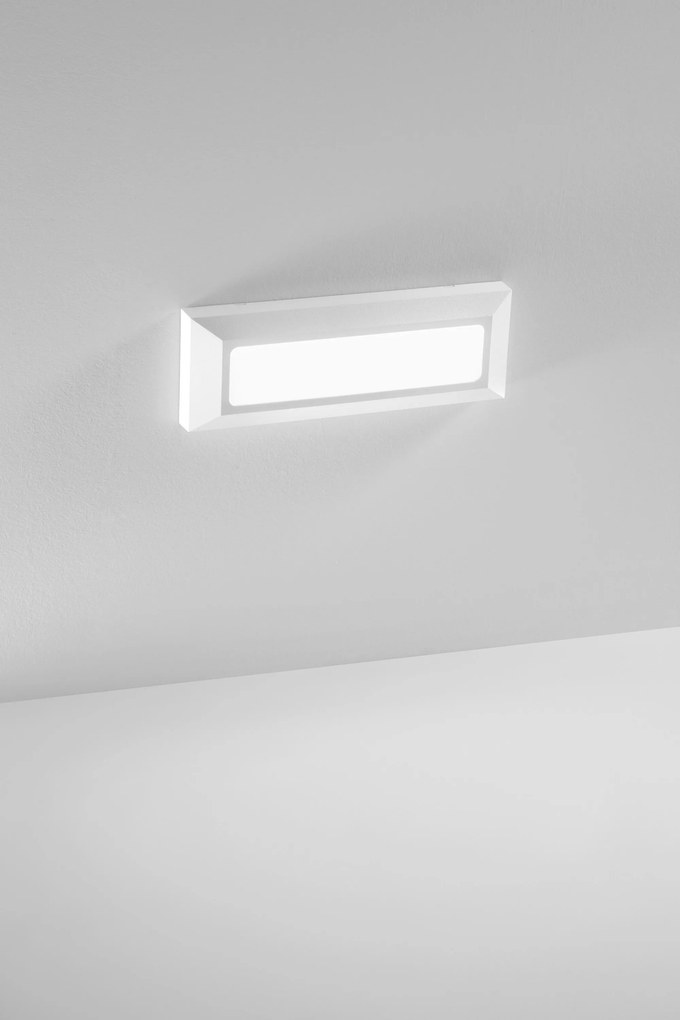 FAN LED-W-OASIS-BCO LED venkovní nástěnné svítidlo Oasis (bílé) 3 W, 370 lm, CCT 3000 / 4200 / 6500 K, 23 x 8 x 3 cm - FANEUROPE