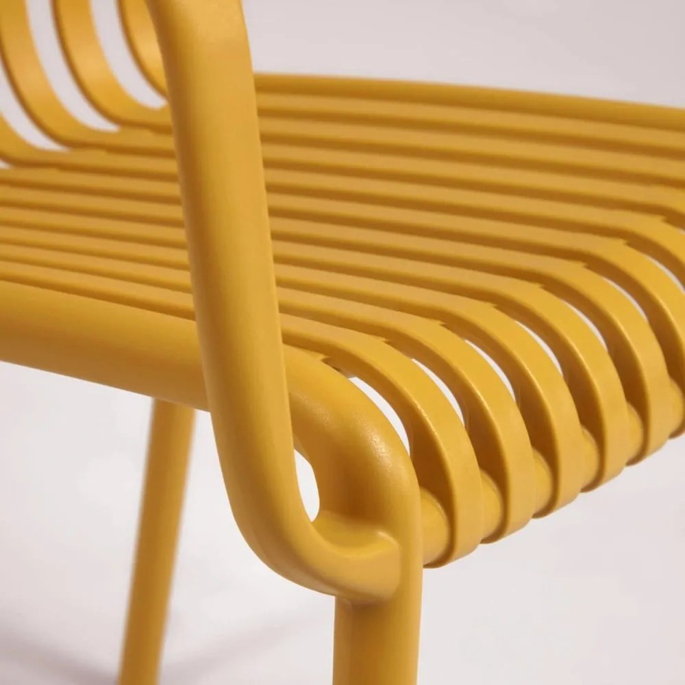 Hořčicově žlutá zahradní židle Kave Home Isabellini