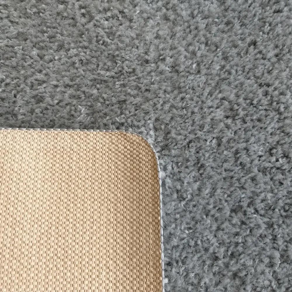 Stylový koberec v šedé barvě