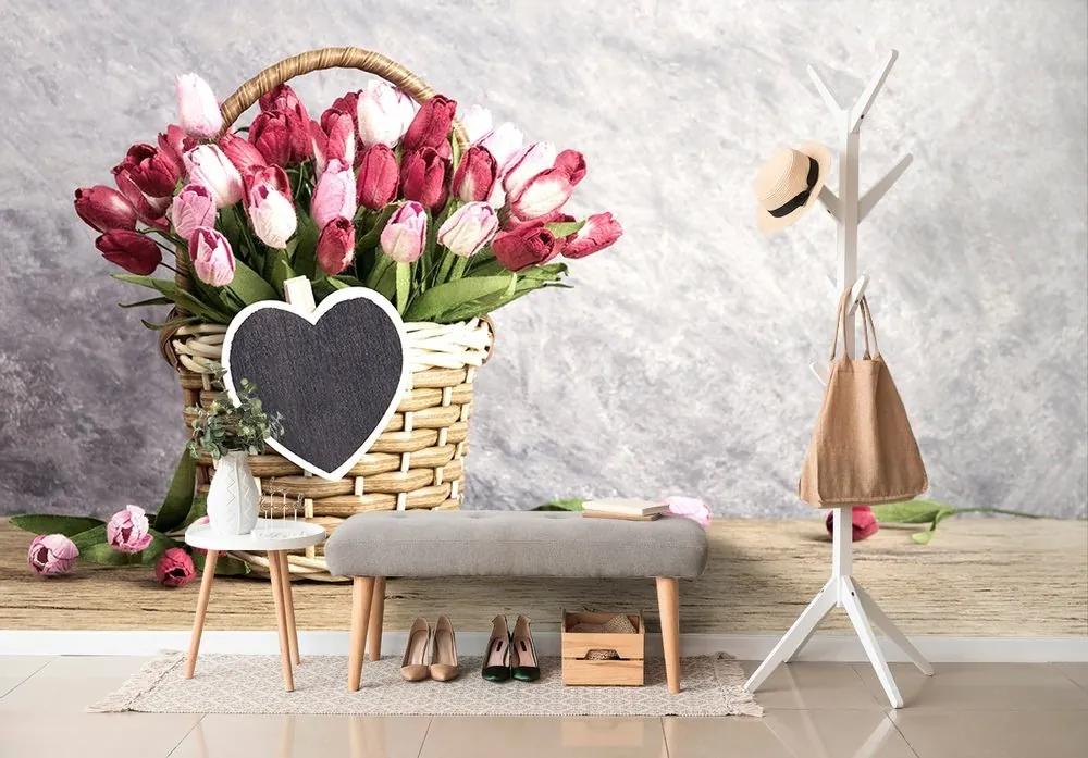 Samolepící fototapeta tulipány v dřevěném košíku - 225x150 cm