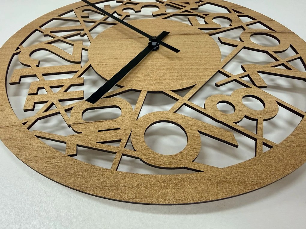 dřevo života Nástěnné hodiny S ČÍSLY Zvolte barvu dekoru: Wenge, Zvolte velikost hodin (cm): 50x50, Barva ručiček: Stříbrné