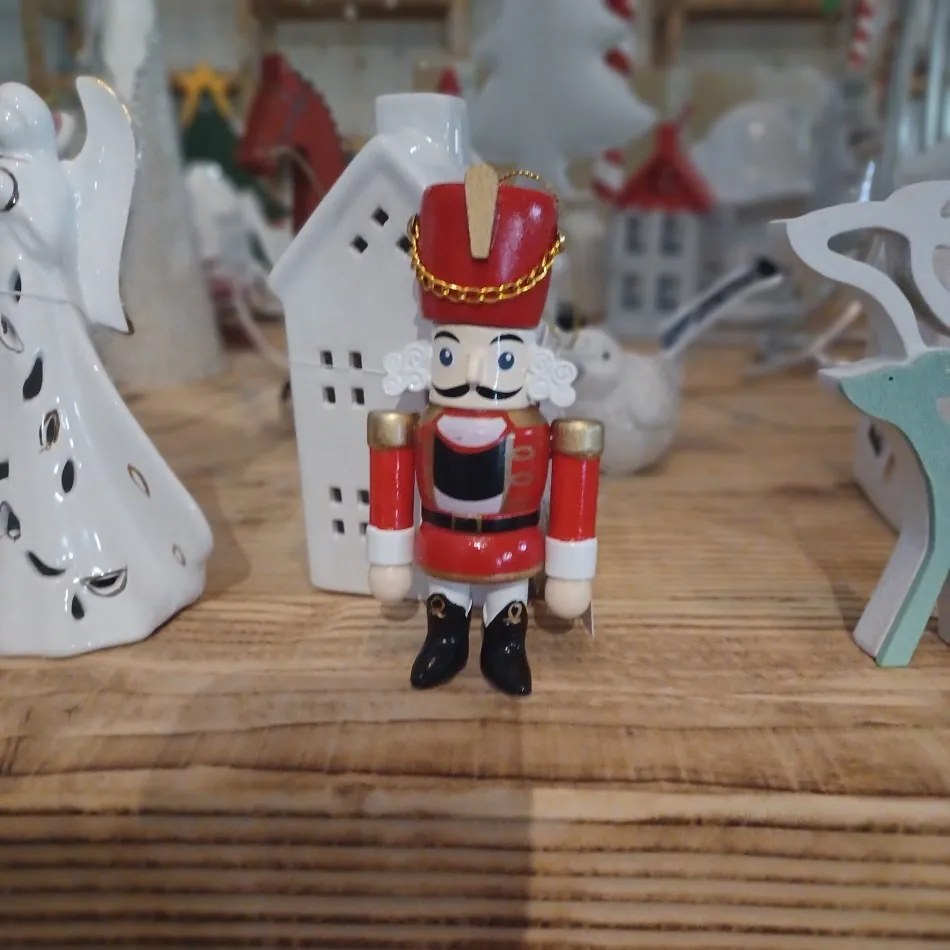 Dřevěná vánoční ozdoba louskáček 12 cm, závěsný