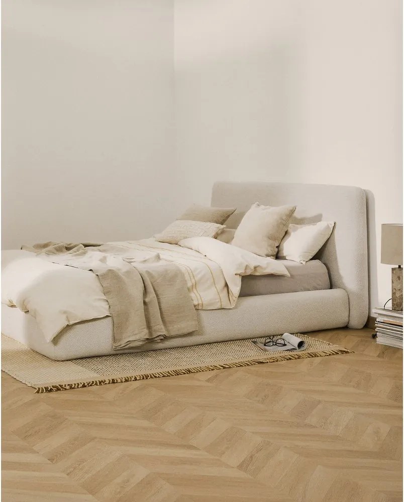 Béžová čalouněná dvoulůžková postel bez roštu 180x200 cm Martina – Kave Home