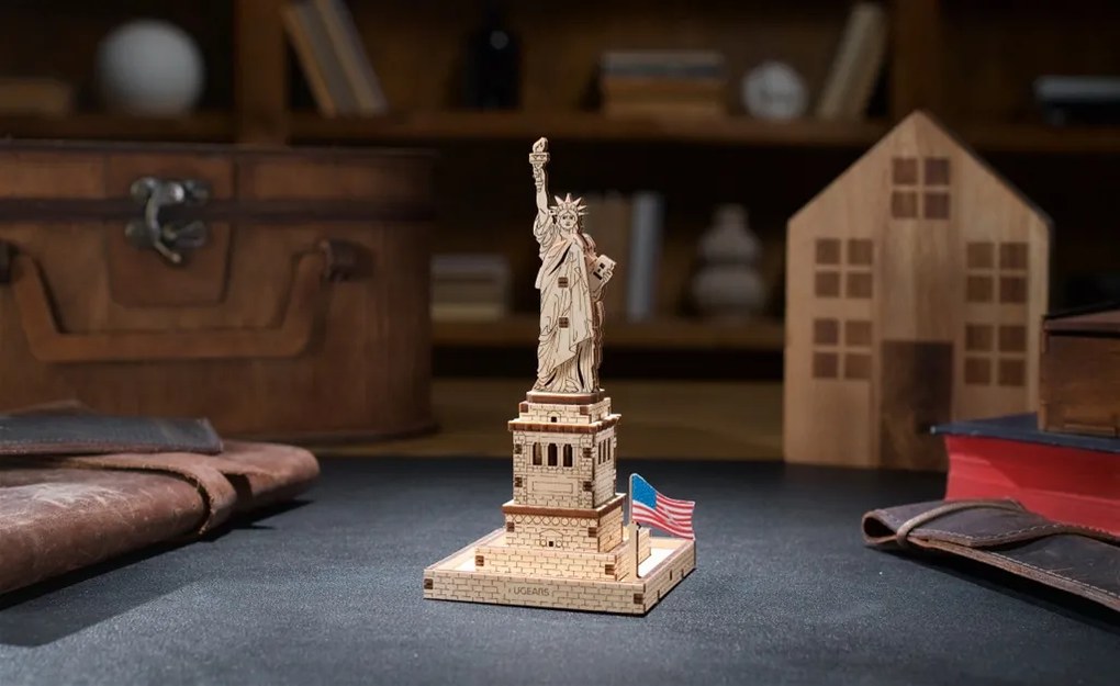 Ugears 3D dřevěné mechanické puzzle Socha Svobody