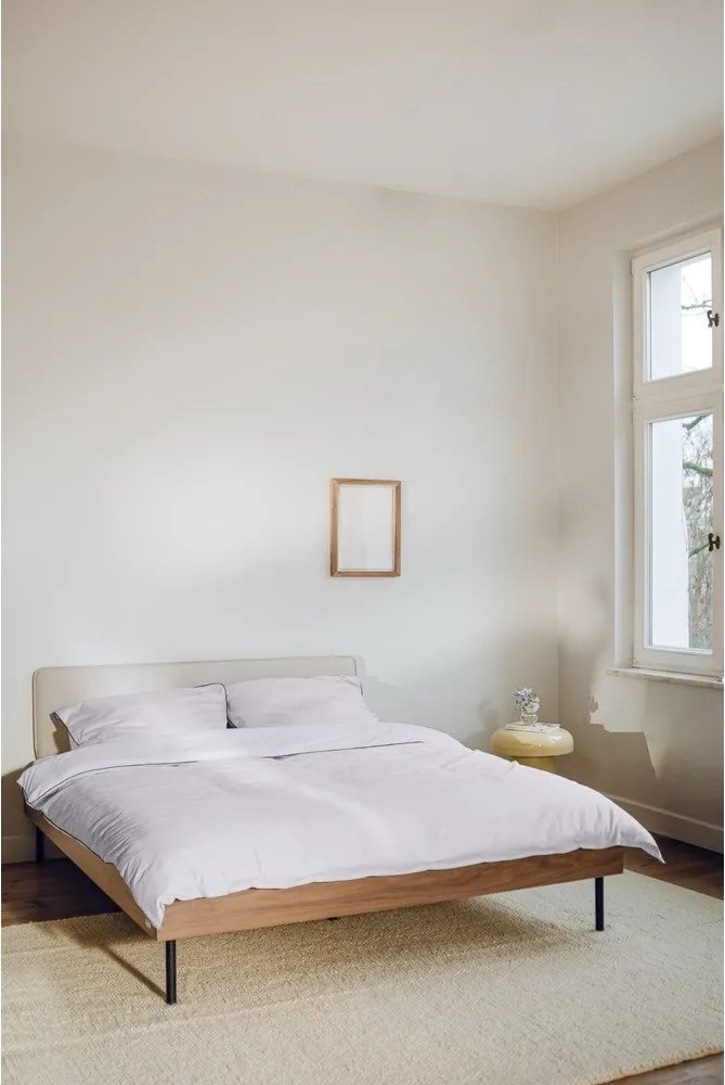 Dvoulůžková postel z dřevotřísky v dekoru ořechu bez čela s roštem 140x200 cm v tmavě přírodní barvě Streiko – noo.ma