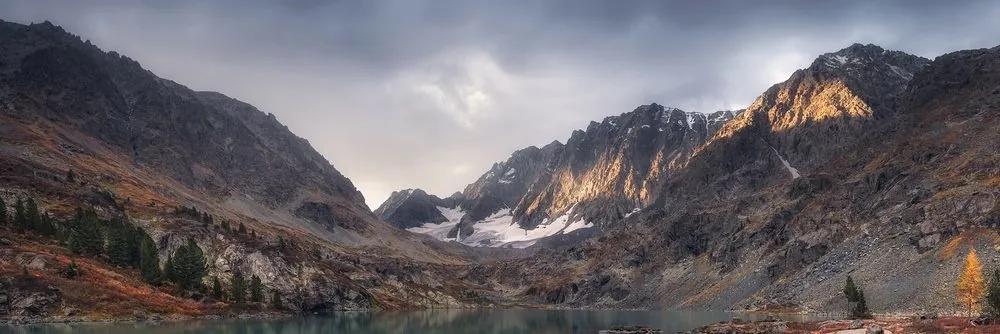 Obraz majestátní hory s jezerem - 135x45 cm