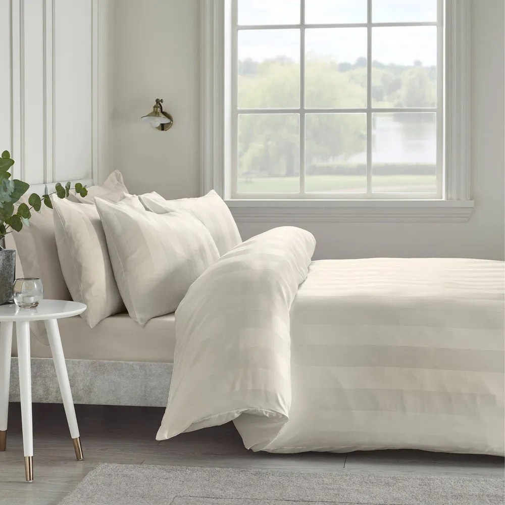 Krémové saténové povlečení na dvoulůžko 220x230 cm So Soft Satin Stripe – Catherine Lansfield